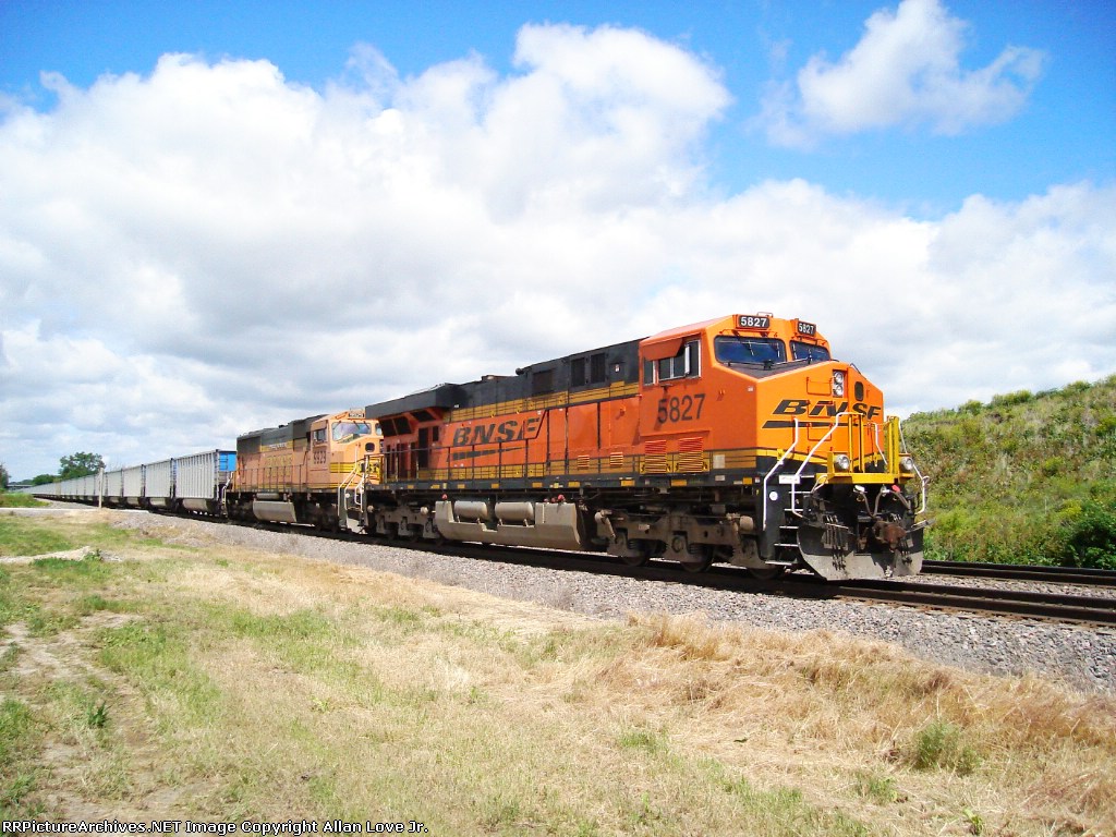 Two BNSF DPU units